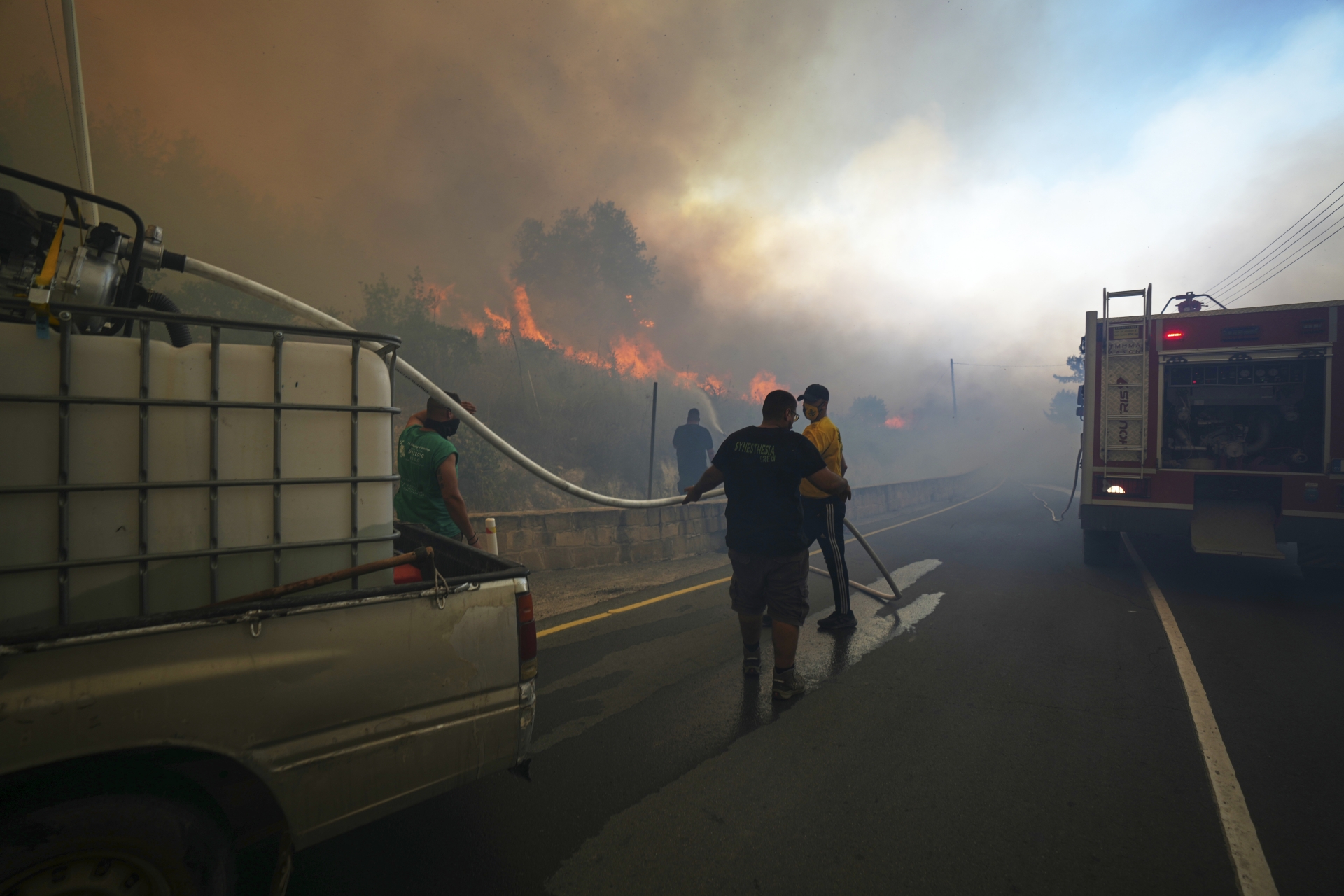 Netoli antro pagal dydį Kipro miesto kilus gamtiniam gaisrui žuvo du žmonės