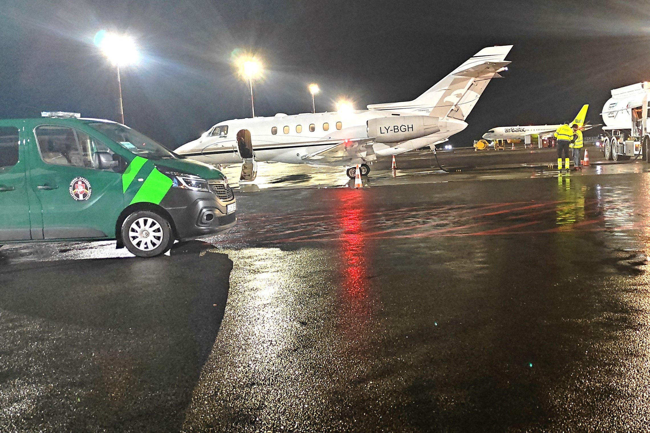 Vilniaus oro uoste sulaikyti suklastotus dokumentus turėję Irano piliečiai