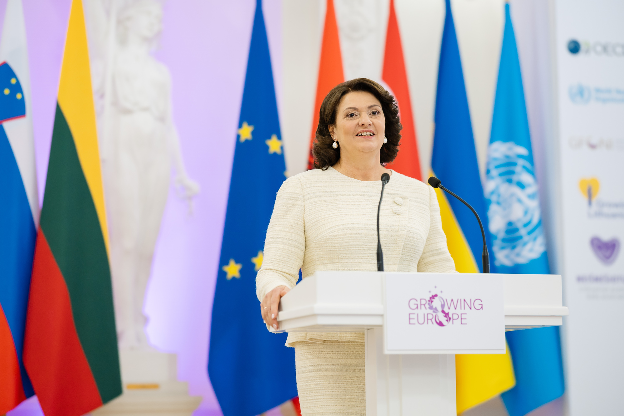Nausėdienė: Europoje mažėjantis gimstamumas kelia didelių iššūkių ...