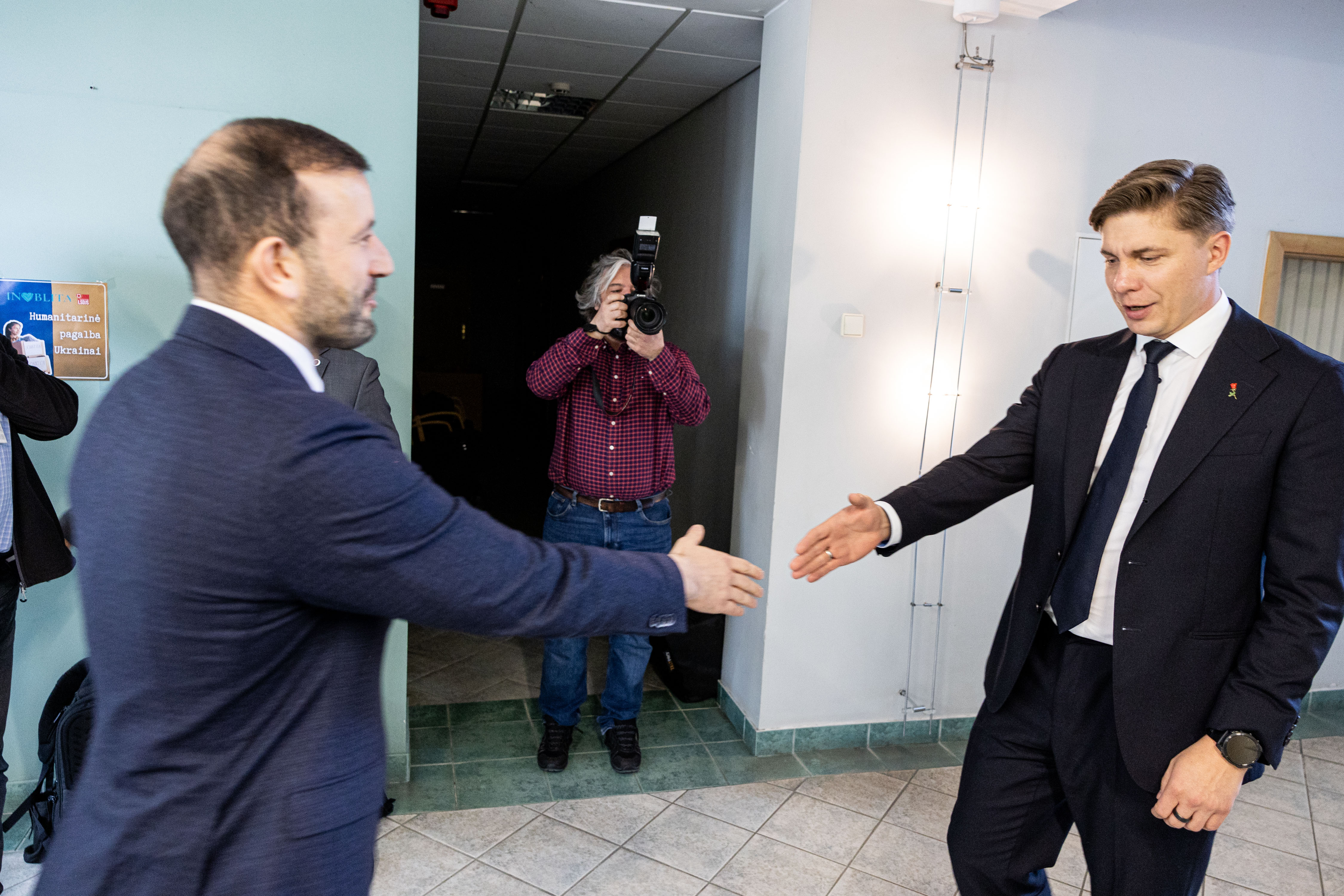 „Paprasta susitarti nebus“: socialdemokratai ir demokratai pradėjo ...