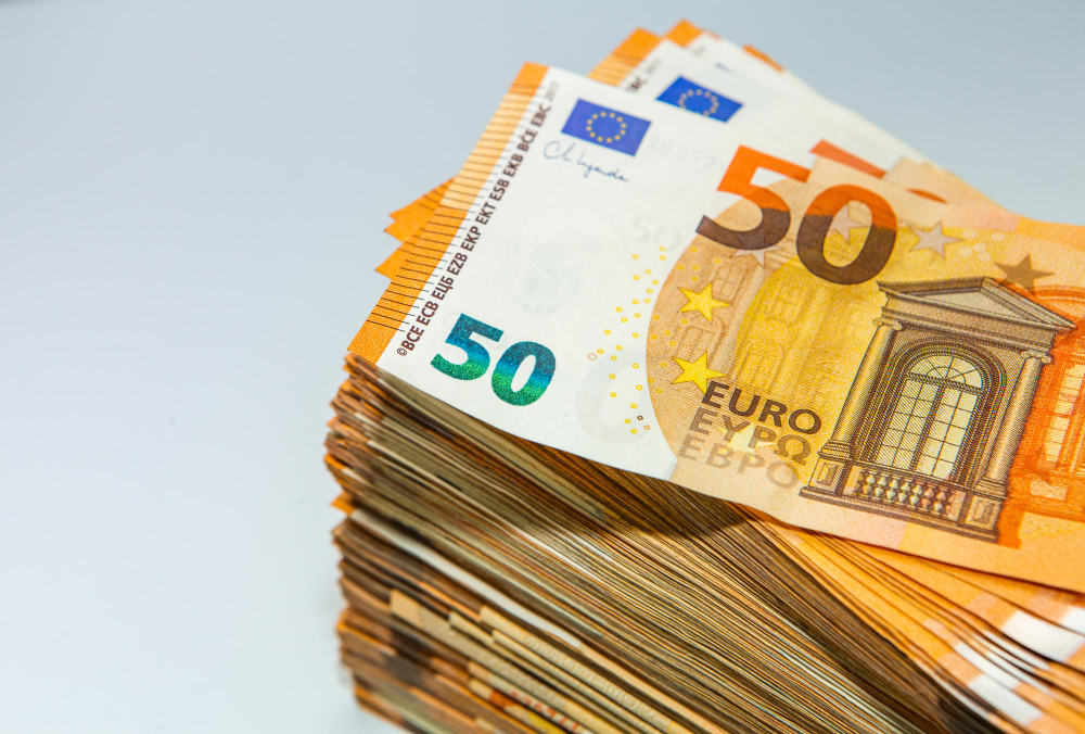 Už pinigų plovimą teistas veikėjas fintech tinklą kuria ir Lietuvoje