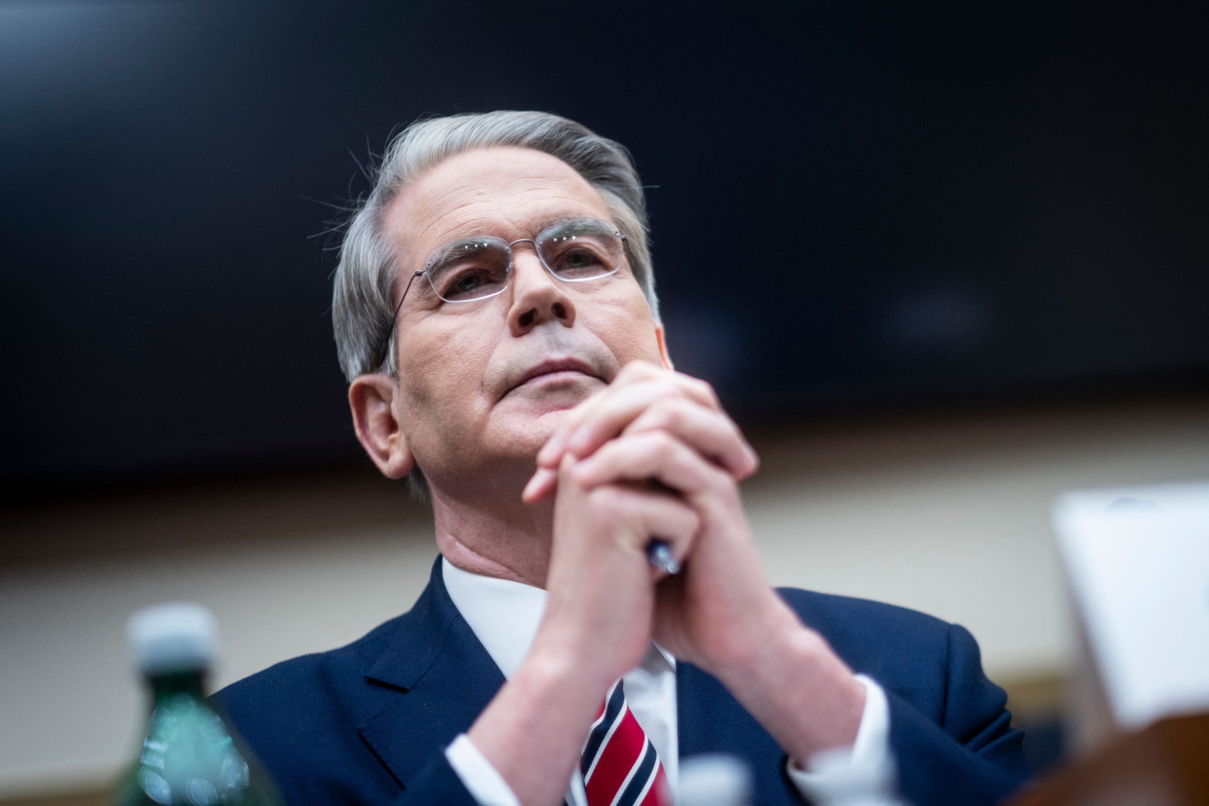 JAV iždo sekretorius: Putinas yra karo nusikaltėlis, bet derėtis reikia