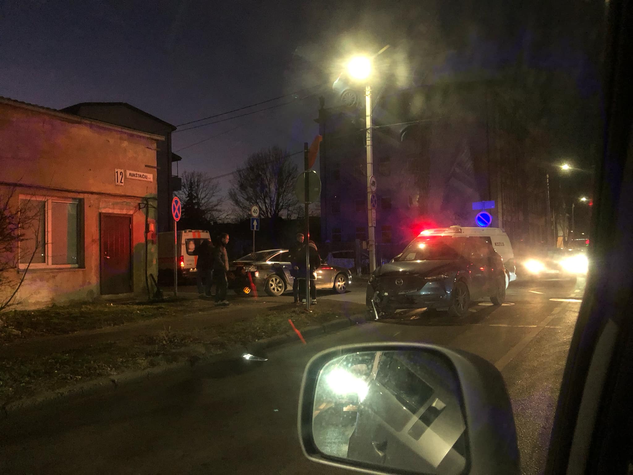 Karti įžanga į savaitgalį: smarki avarija Žaliakalnyje sukėlė didžiules ...