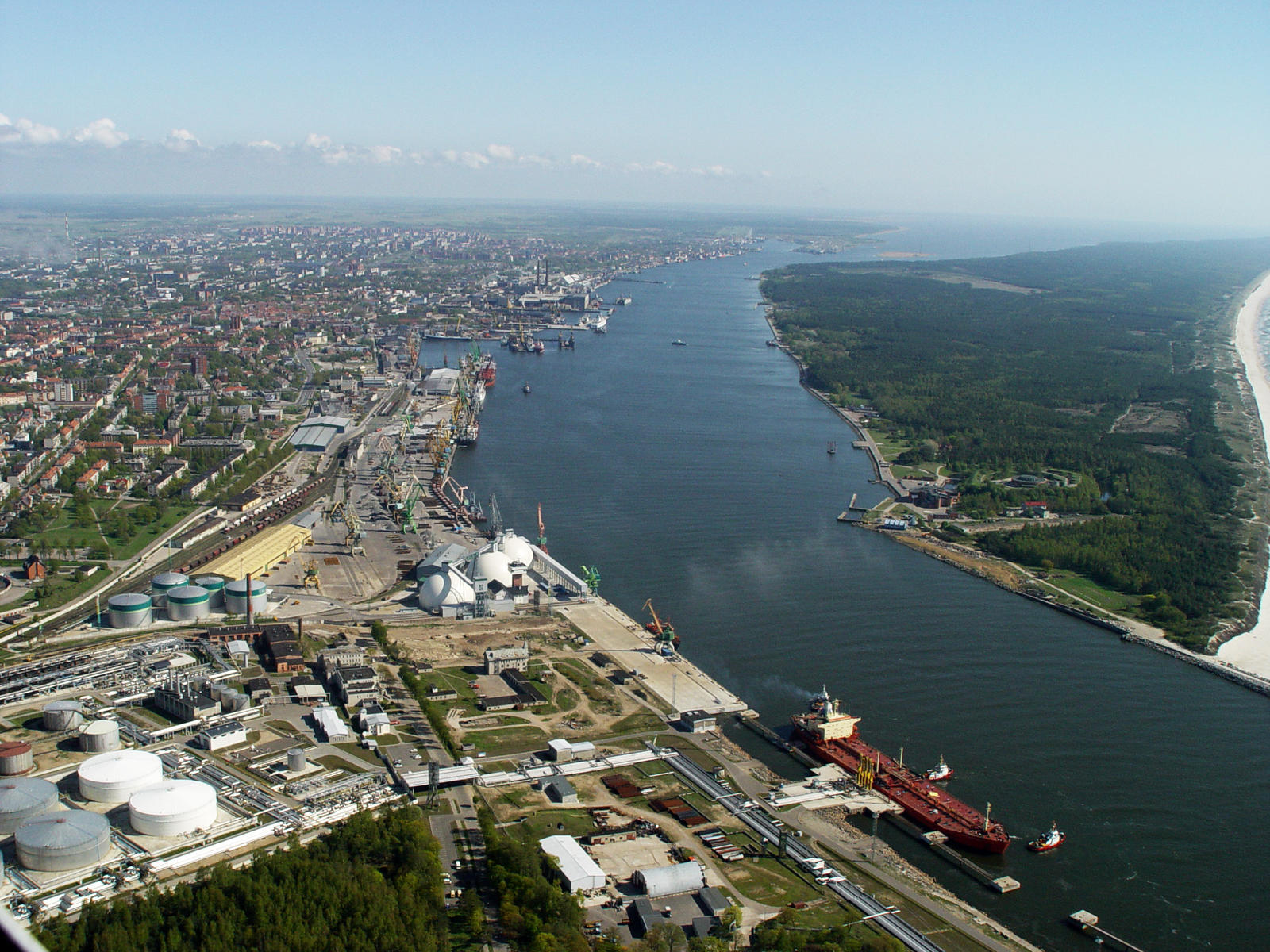 Klaipėdos konteinerių terminalas dirbs su "Cosco Shipping"