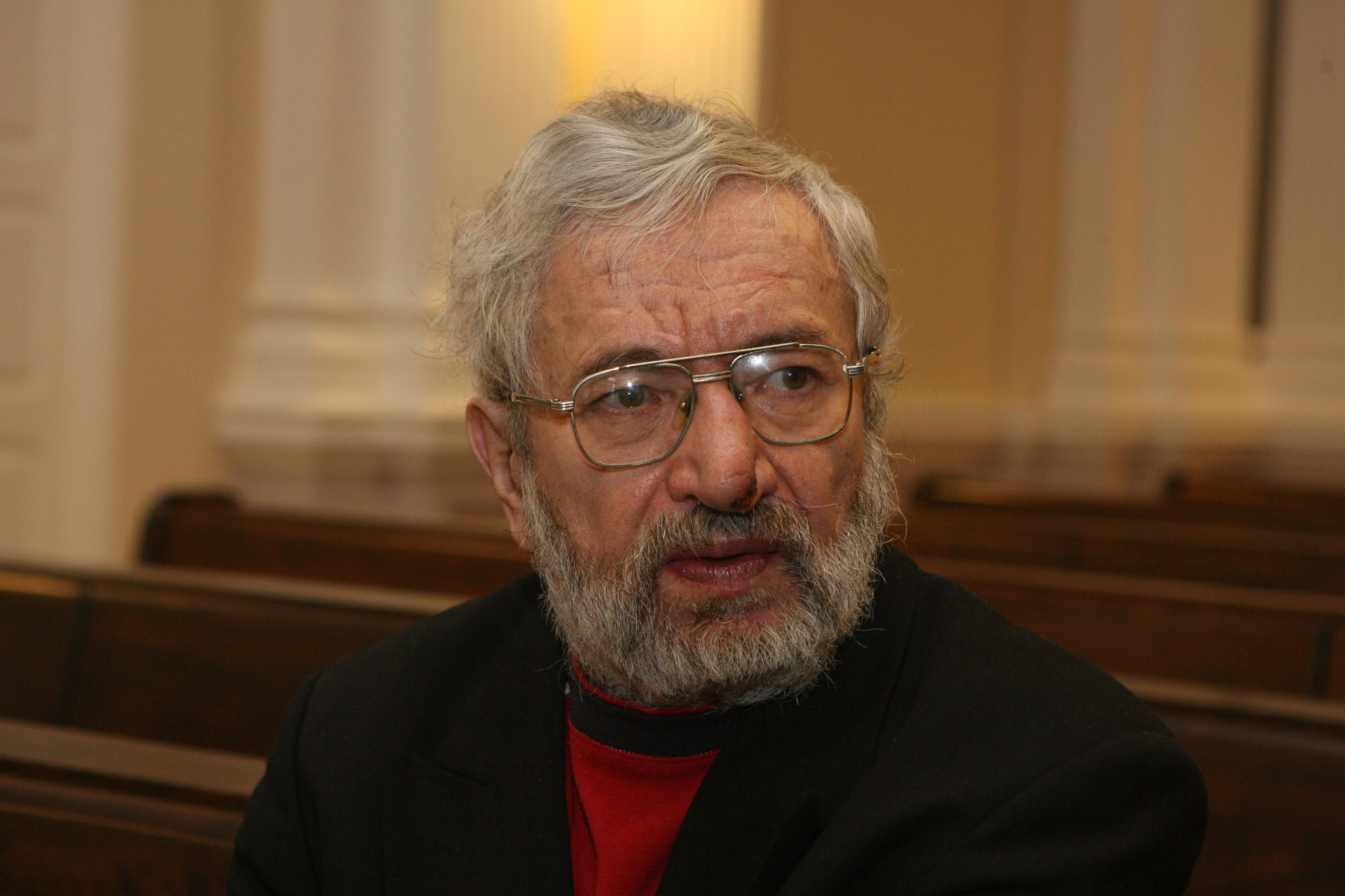 Atidengiama poetui Sigitui Gedai skirta skulptūra „Užupio obeliskas“