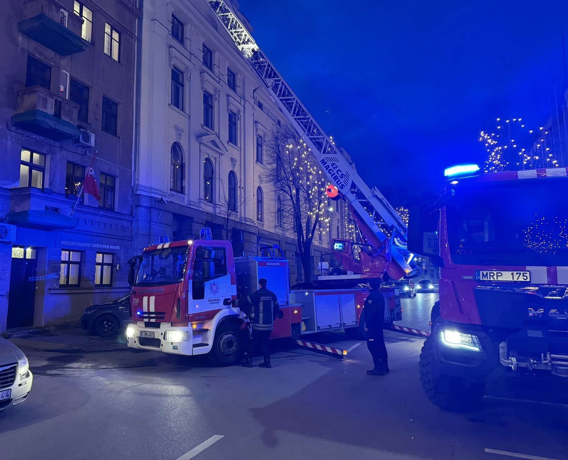 Iškvietimas į Sapiegos gatvę: ugniagesiai tikrino, ar ant stogo tikrai ...
