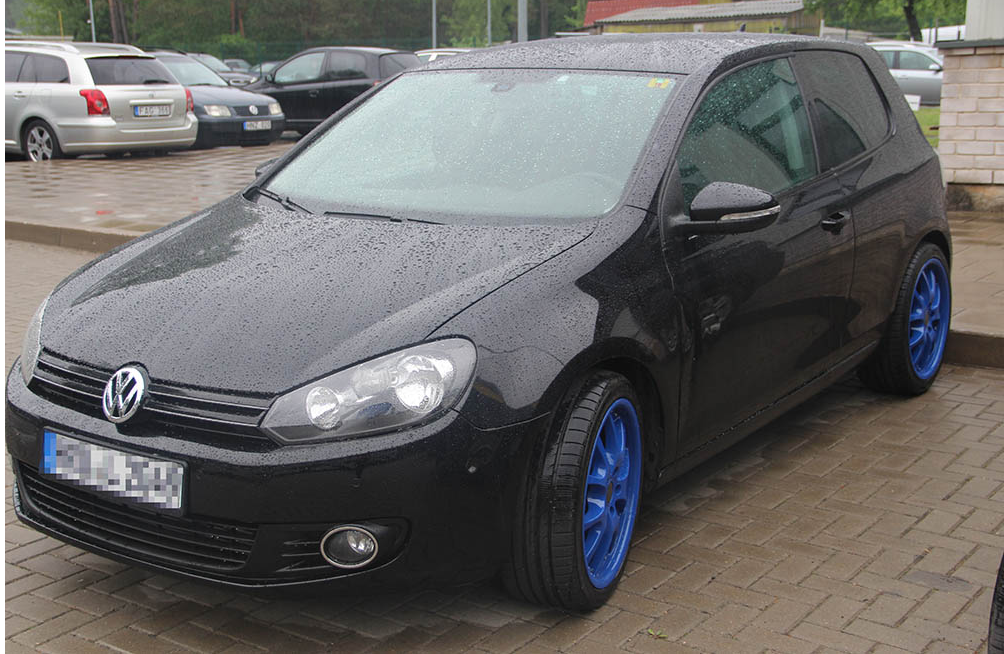 Vokiečio vairuoto “Volkswagen Golf” kėbulo numeris, įtariama, buvo ...