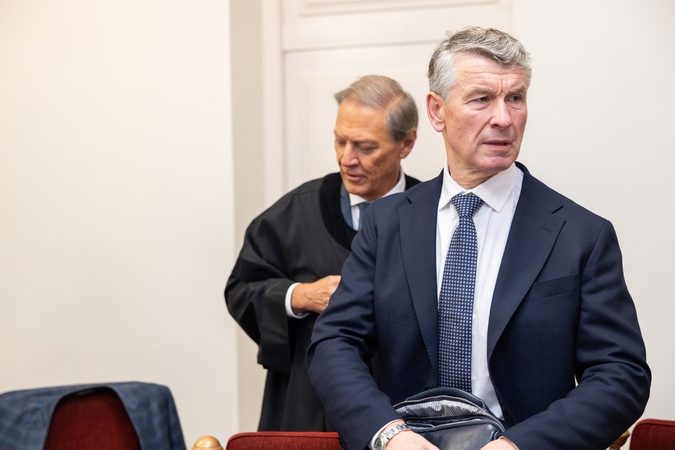 Greitųjų COVID-19 testų byla: apklausti papildomi liudytojai, tarp jų ...